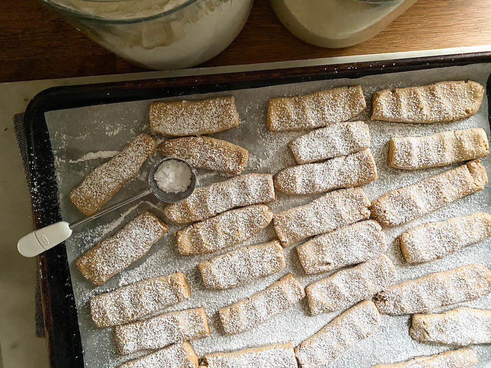 Ossi dei morti {bones of the dead cookies} - In Jennie's Kitchen